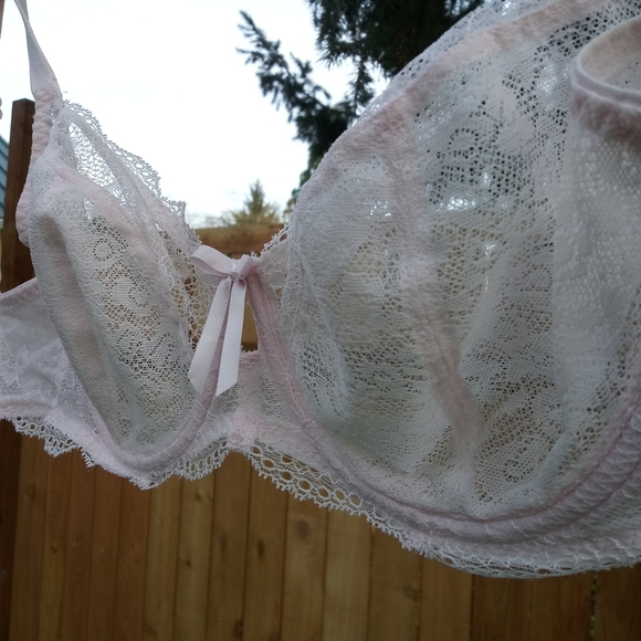 Freya | Intimates & Sleepwear | 2 For 5 Freya Bra 28h | Poshmark